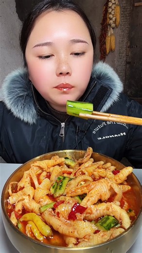 Boneless Man boneless chicken feet (medium spicy) #spicychickenfeet #bonelesschickenfeet #chickenfeet #spicy #ruralfood | Let's Eat Show