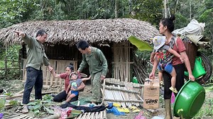 3.7M views · 46K reactions | Single Mother - Bad Guys Came to Reclaim Abandoned Land & Chased Me and My Child Out of The House #lytieuhue #19yearoldsinglemom __________________ Hello everyone Wish everyone a happy new day Thank you everyone for loving me and my child I hope you all take good care of your health Wishing everyone peace and happiness #Daily life #single mom #buildingnewlife #market #melon | Luong Yen Anh | Facebook