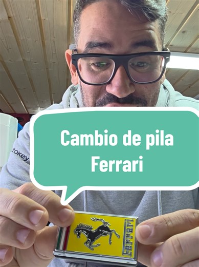 Cambio de pila en la llave del Ferrari SF90 Spider