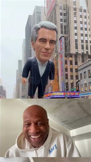 MACY'S BAN TRUMP JEERED TROLLED MOMENT FROM THANKSGIVING PARADE