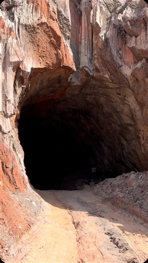 You have never seen this before | Extracting Himalayan salt #undergroundmining #himalayanpinksalt #himalayansalt #pinksalt #saltlamps #goldmining | Mining Empire