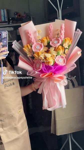 YANG bouquet 🌷🌷flower bouquet for you. #handmadeflowers #handmadeflower #handmade #flowers #flower #flowerbouquet #bouquet #bouquets #bloomscapepalette