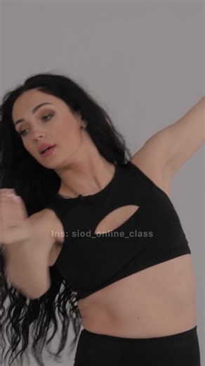 BELLYDANCE ONLINE on Instagram: "🌟 Figure eight variation — and how to add more feeling to your movements. Explained by Daria Mitskevich in our SIOD Online Academy Stand up and follow along! #bellydance #bellydancer #bellydanceonline #bellydanceclass #bellydanceacademy #orientaldance #orientaldancer #raks_sharki #raqs_sharqi #bellydancelife #bellydanceeducation #danceonline #dancelearning #onlinedanceclasses #siod_mitskevich #tutorial_siod"