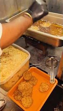 Most viral chicken vada pav in pune street food