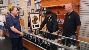 675K views · 13K reactions | #ElPrecioDeLaHistoria "Publicado en 1973, Dark Side of the Moon fue el primer álbum de Pink Floyd en entrar en el Top 40 de Estados Unidos.” Abre los ojos al misterio y descubre el otro lado de la historia en la #SemanaDeLoDesconocido - Del 24 al 28 de junio a partir de las 7:20 PM MEX-COL-ARG | HISTORY | Facebook