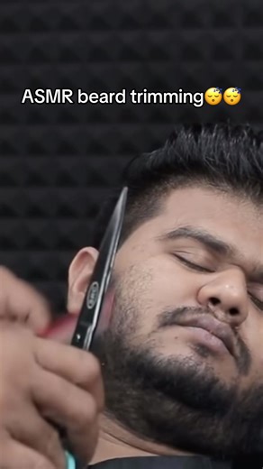 ASMR beard trimming #asmr #asmrbarber #asmrshave #satisfying #relaxing