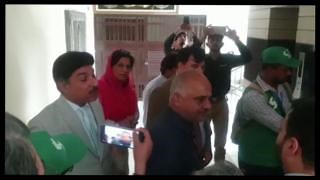 Chief Census Commissioner #PakPBS, Dr Naeem uz Zafar, Member SSRM, Mr Sarwar Gondal & other senior officials of Pakistan Bureau of Statistics are in the field, actively visiting several locations across #Karachi to personally supervise & monitor the accuracy, reach & quality of #DigitalCensusPk field operations and structure listing. #Census2023 #Pakistan | Pakistan Bureau of Statistics