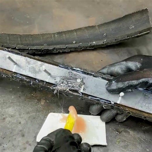 This genius tire hack turns trash rubber into an almost indestructible hammer handle! #tricks #experiment #creativity #welding #lifehacks | Delta Gaming