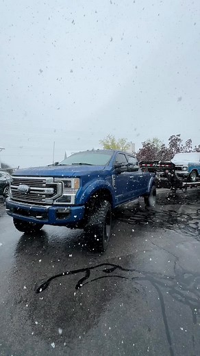 “Cookie Monster” never ceases to impress. Pulls like a fright train and turns heads like a topless lady. . . . #blue #ford #superduty #alumiduty | Black Sheep Customs