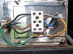 Comment bien câbler un thermostat de climatiseur central - 2026 | Fr.EcoBuilderz.com