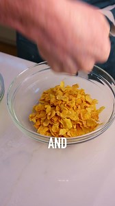 Chicken Sandwich Calorie Comparison‼️ A couple ingredient swaps and different cooking methods gets you the fried chicken sandwich of your dreams at nearly half the calories and wayyy more protein🍗💪 Okay it’s not the exact same calories but it’s close enough to have 2 for 1 fast food sandwich don’t roast me. 🔥Macros For This Sammy: 436 Calories 48g Protein 5.4g Fat 49g Carbs 🍔Macros For The Burger King Sammy (W/ Honey Mustard Sauce): 735 Calories 34g Protein 62g Carbs 39g Fat The Best Muscle 