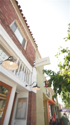 Discover Colossus Bakery: Long Beach's Pastry Paradise