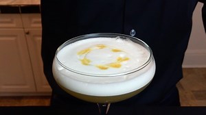 How To Make The Whiskey Sour (Reverse Dry Shake) — Cocktail Chemistry