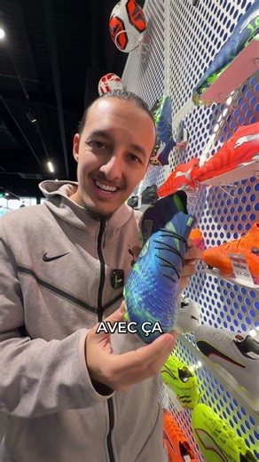 Un mot pour décrire cette Future Cosmic ? 🧪Disponible sur FOOT.FR et dans nos 6️⃣ boutiques !