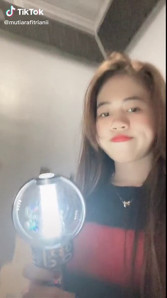 Creative Ways to Arrange Colorful Decorative Boxes