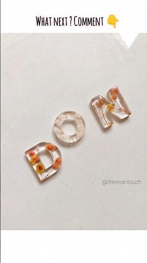 Transparent Resin Alphabet Keyring With Real Dry Flowers 🌸 | DIY Keychain Art #shorts