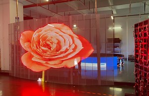 [Hot Item] Curved Transparent LED Display P3.91-7.81mm Flexible and Curved LED Transparent Screen