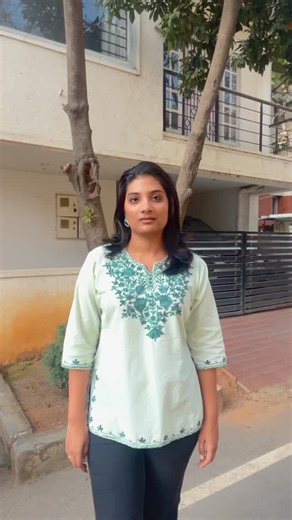 @deepthi_at_9to5 on Instagram: "ENGINEERS — READ THIS BEFORE YOUR MBA INTERVIEW “Why MBA after Engineering?” This is NOT a casual question. 🔑 Key thing interviewers check: ➡️ Are you escaping engineering or upgrading your skillset? 🧠 Perfect answer framework (don’t miss this): 1️⃣ Own your engineering Engineering = problem solving + structured thinking ❌ Never say “I didn’t like coding” 2️⃣ Show the realisation (not confusion) You enjoyed decision-making, impact, and business outcomes —not jus