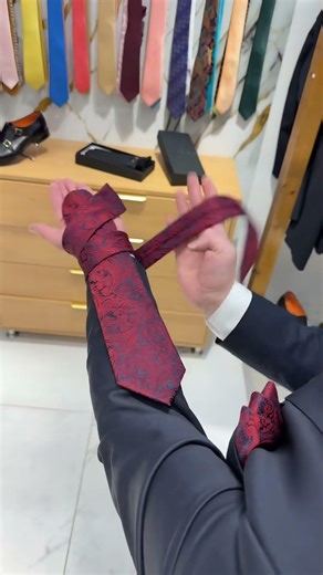 Comment faire un noeud de cravate ? 👔 The simplest and quickest tie knot ! #cravate #tuto