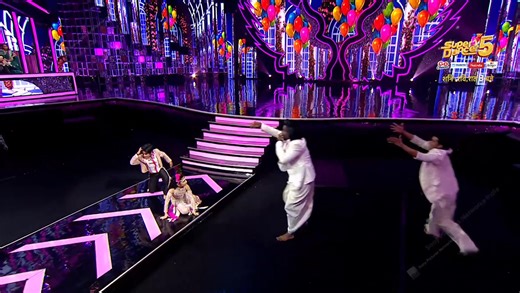 Pure energy. Flawless moves. Unforgettable performance Dekhiye #SuperDancerChapter5 Sat-Sun raat 8 baje, sirf #SonyEntertainmentTelevision par aur SonyLIV par. #SuperDancer #SuperDancerChapter5 #KidsDanceShow #DanceRealityShow #DanceKeSuperstar #SonyTV #Barkat #Somansh #SuperDancerSomansh #SuperDancerBarkat #SuperGuruPratik #SuperGuruVaibhav | Sony Entertainment Television