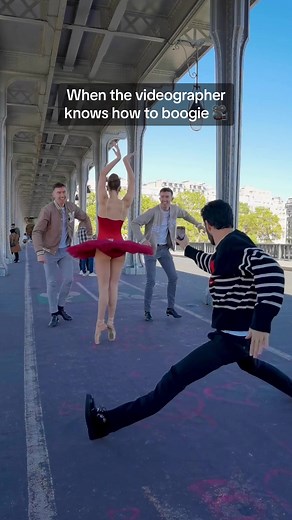 The music was too good I couldn’t help myself 👊🏼 Does anyone want to see the result? #bts #tiktokcollab #parislife #unexpected