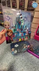 This Disney Frozen Castle Nail Set for £7 and Bath Set for £5 would make a lovely gift!! 😍 From B&M. | Money Saver By Dansway