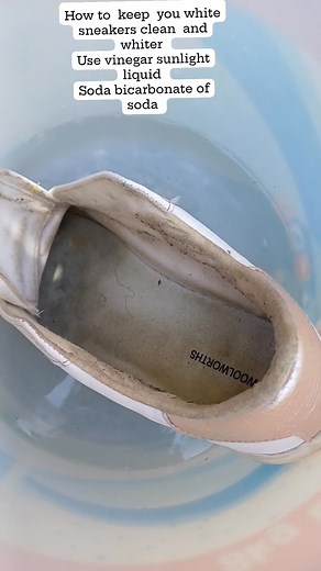 How to remove dirty stubborn stains on sneakers 👟 Use vinegar,sunlight liquid, bicarbonate of soda. Wash, soak for 30 and rinse with clean water. #cleaning #cleaningtips #reelsviral | Salad it up with Acky & Lifestyle