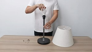 GIGIVOSHA Lamp Shade Harp Holder Adapter kit - Clip on Lampshade Light Bulb With Shade Attaching Finials Support Fitter Parts Converter(1 Pack, Nickel)