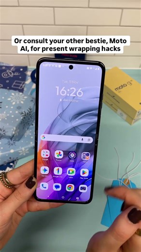 Razr 60 - The Ultimate Festive Assistant! 🎁