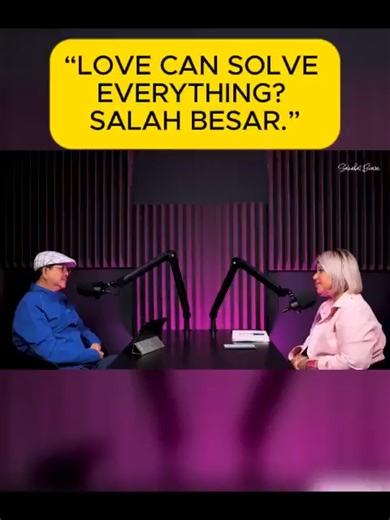 “Love can solve everything? Salah besar.” Banyak orang menikah karena merasa “klik”. Merasa dia adalah segalanya. Tapi spark bukan fondasi. Infatuation bukan komitmen. Kalau cuma lover, hubungan bisa hangat. Tapi untuk jadi partner, harus ada komunikasi dan irisan nilai. Cinta itu awal. Tapi pernikahan butuh lebih dari itu. Harus dibangun komunikasi… harus ada irisan… baru jadi partner. Kalau cuma spark, itu cuma lover. Itu enggak akan kuat buat pernikahan. Source YT: Cherryl Hatumesen Coba kome