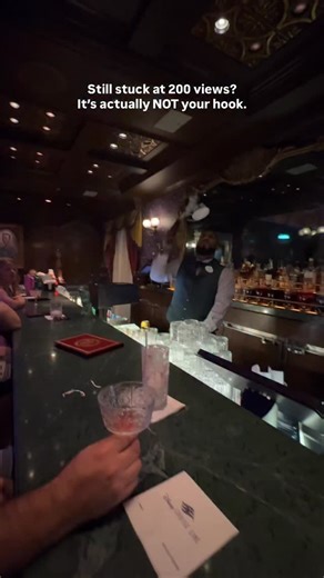 Lizzy Palios | Business & Marketing Coach | READ THIS ⬇️ 📣First, comment ‘HOOK BOT’ and I will send you the link to my free AI bot that I made with actual viral hooks that have gone... | Instagram