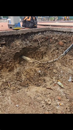 Part 2! Installation of a 50mm PE cable duct. This will soon facilitate lighting cable for a padlle court! Our installation was completed via HDD, a minimally disruptive, cost effective and environmentally friendly alternative to trenching. For more information please call 0203 405 0590 📞 #horizontaldirectionaldrilling #hdd #directionaldrilling #ditchwitch #DCI | Lucking Utility Services Limited