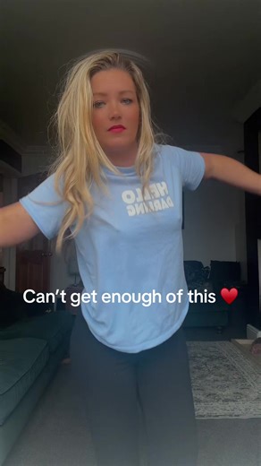 Love this song atm #fyp #foryoupage❤️❤️ #fu #dancelikenobodyswatching #wordup