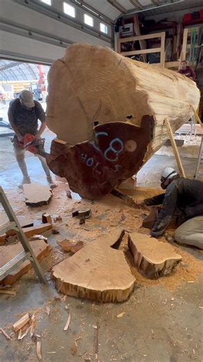 72K views · 2.7K reactions | Massive square cut on this 7’ plus log today, gonna make one crazy entry gate post | Langberg Log Homes | Facebook