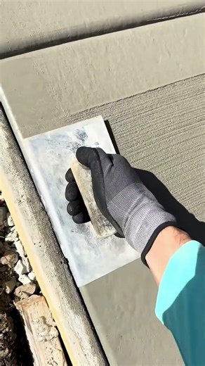 Smoothing the edges of the floor for clean and precise finish