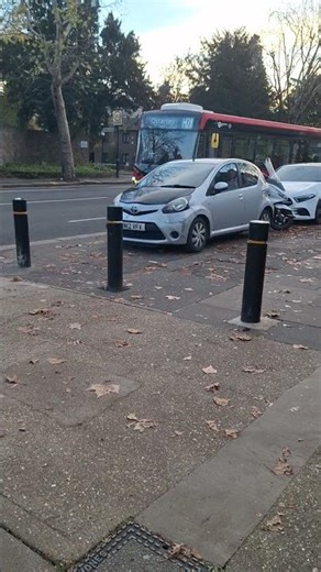 H28 departing Bush corner on a tuk e200mmc