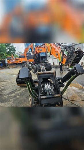 Keep machinery serviced and enjoy working with it. Doosan had drive train service, a little bit of welding on the rotator and the grab, engine diagnostic - DPF fault. #groundwork #construction #excavator #digger