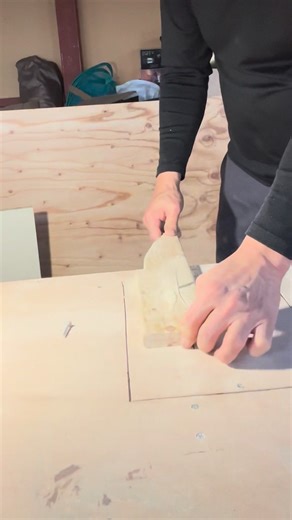 DIY wood working - How to create curved table legs using my diy inexpensive table jigsaw.. #carpentry #diy #tablefurniture | Mitchell Ligue