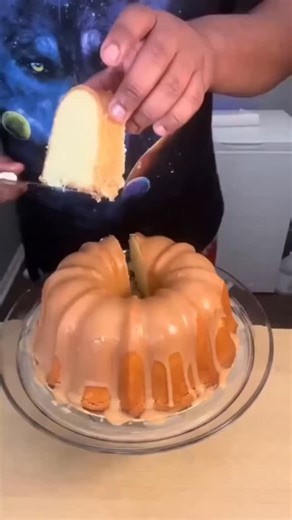 Jaffry Ward | Amateur Chef on Instagram: "Bring this poundcake to your holiday table! Grab this recipe and 50 more Christmas & winter poundcake recipes: https://jaffrywardjr.gumroad.com/ Save 10% with code “Thanks10”! Baking memories starts with one slice. If you’ve never had a homemade Caramel Poundcake, you’re in for a real treat! This recipe is rich, buttery, and drizzled with the most decadent caramel glaze you’ll ever taste. It’s the perfect Southern dessert for Sunday dinners, holidays, or