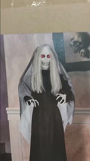 scary pop up ghost animatronic head snapper!