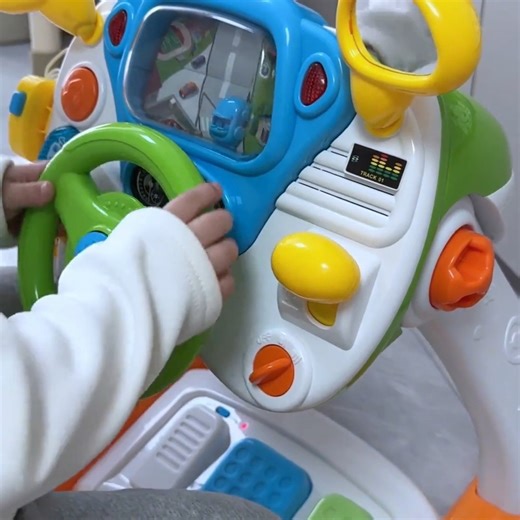 🚔Innovative accelerator & brake pedal with interphone make children feel they are really driving a car on the moving screen. #ToyShop #ToysForKids #learningthroughplay #christmasgiftideas #toystore | Shinymarch