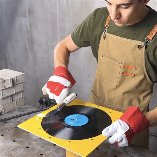 555K views · 328 reactions | DIY wireless lamp out of vinyl | 5-Minute Crafts Play | Facebook