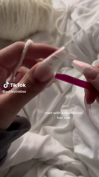 Replying to @myonnalashay mini tutorial for now til i figure out youtube🫶🏻 #crochet #crochetersoftiktok #crochettiktok #crochettutorial #crochettok #fyp #foryou #foryoupage