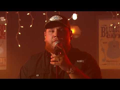 Luke Combs - Better Together (Live From the 55th ACM Awards)