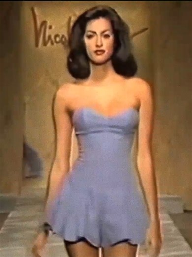 Yasmeen Ghauri: Iconic 90s Supermodel on the Catwalk