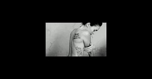 Megan Fox ... La version définitive et complète de sa pub sexy pour Armani (vidéo)