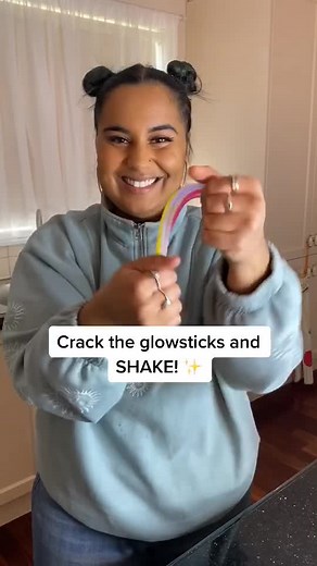 DIY Glow Stick Jars Tutorial