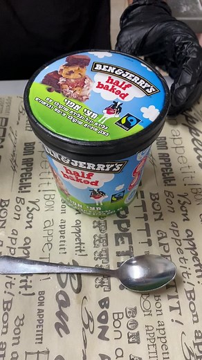 We love Israel #עוגיותאמסטרדםשלהלייףףף #עוגיותשוקולדציפס #עוגיות #קינוחים #foryoupage #עוגיותשוקולדציפס #icecream #benandjerrys