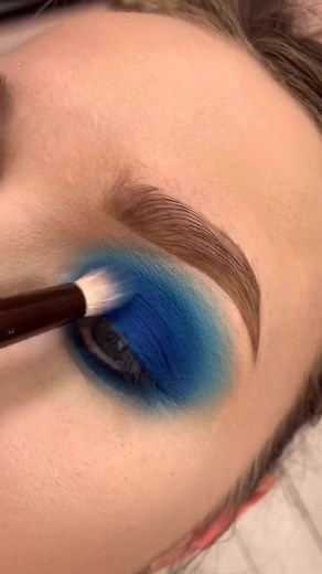 A sky full of stars ⭐️ ✨💛 #fyp #foryou #foryoupage #stars #makeup #blue #makeuptutorial