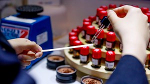 Concoct your own fragrance at 4th CIIE within 2 minutes